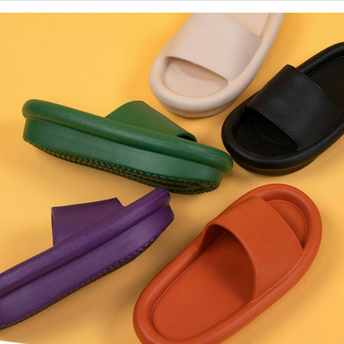 SLIDES | ROYAL THREADS