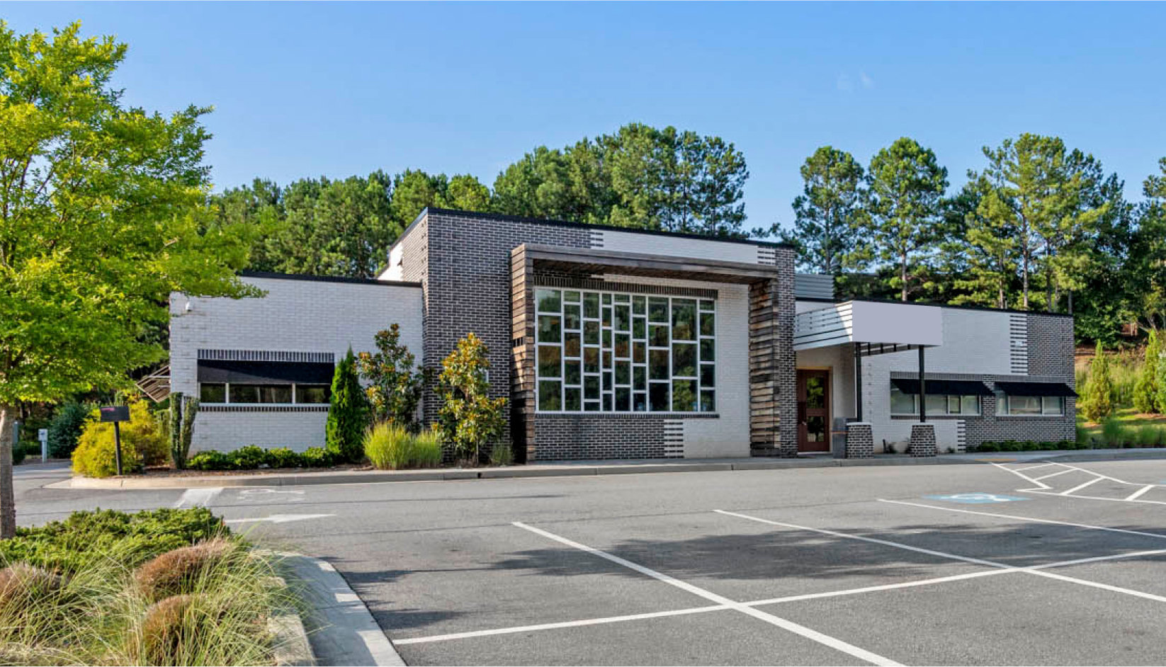 Freestanding Alpharetta Restaurant
