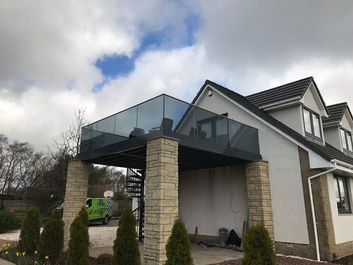 5 modern glass balcony ideas