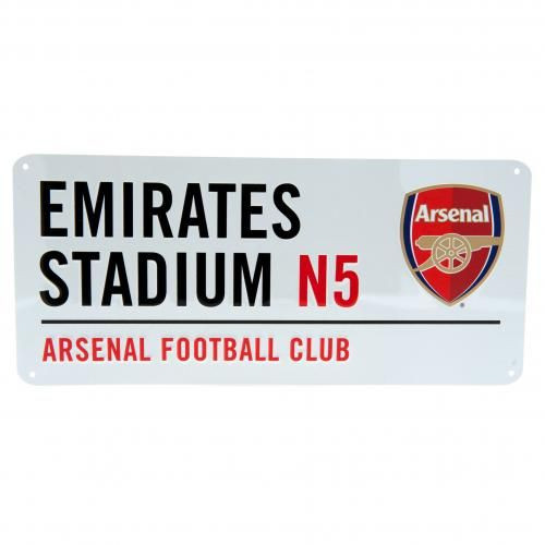 Emirates Stadium N5 badge cake topper.