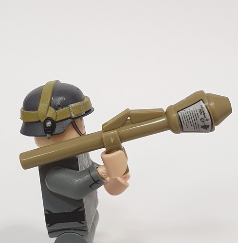 Panzerfaust - German anti-tank weapon with printed label | brickssoldier