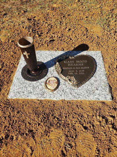 SINGLE HEART MONUMENT ,VASE LARGE PHOTO | C. TAYLOR'S MONUMENT