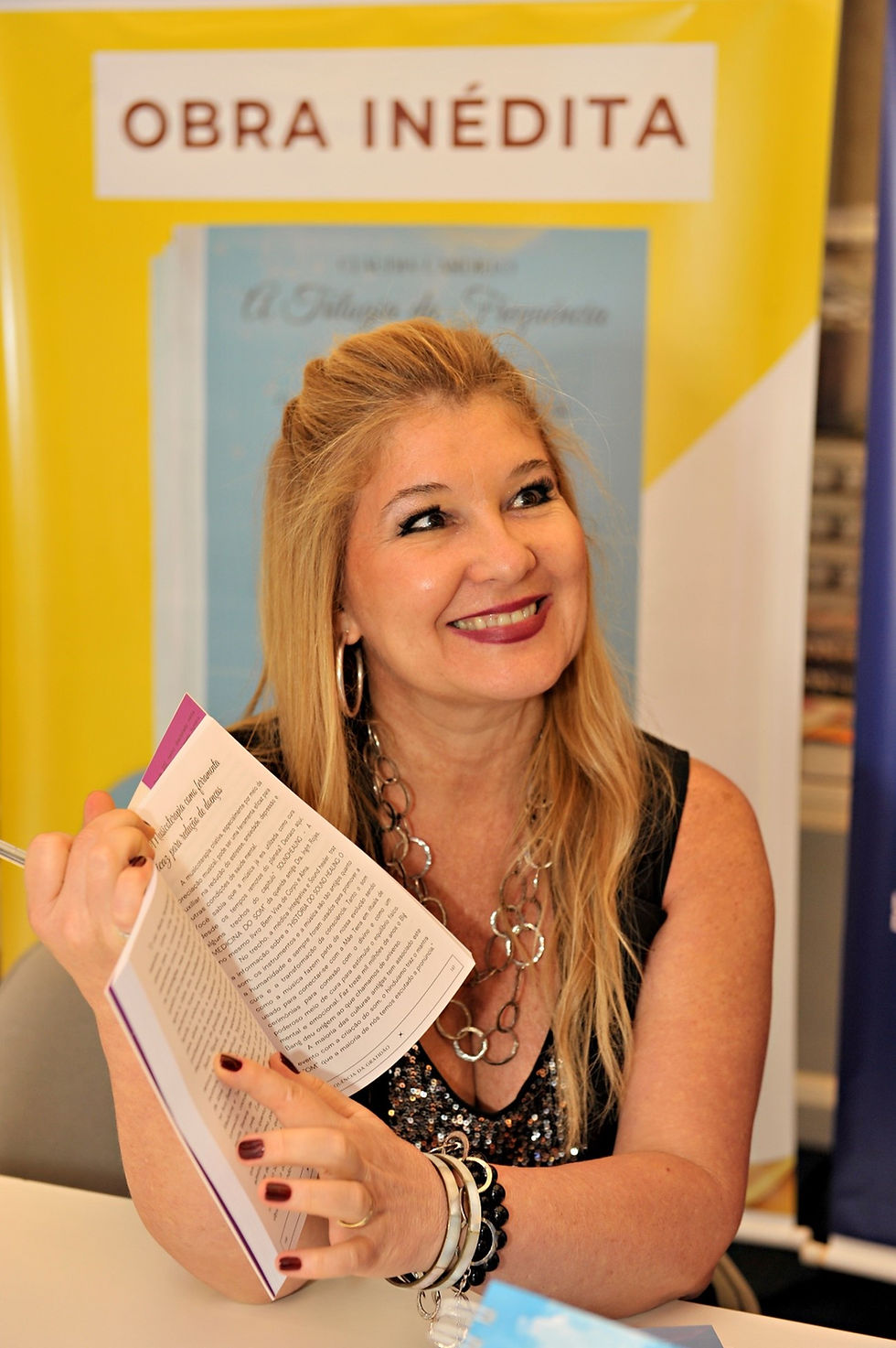 Claudia Cardillo lança novo livro: A Trilogia da Frequência da Gratidão