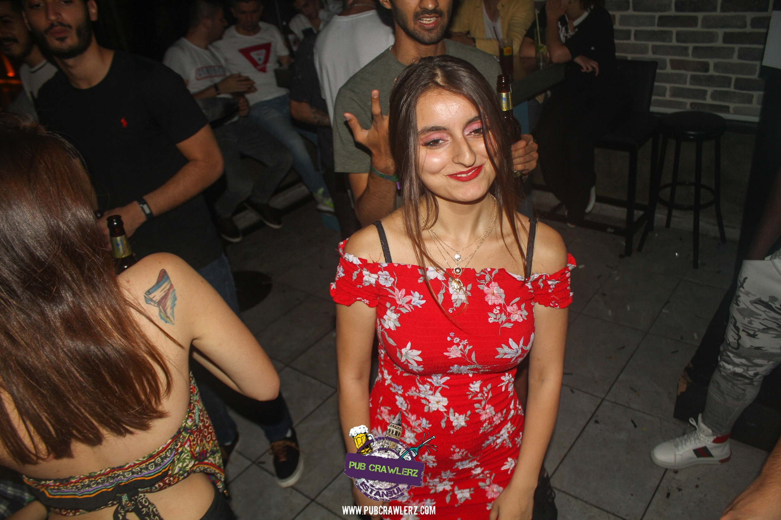 Pub Crawling Solo: Tips for Making Friends and Staying Safe