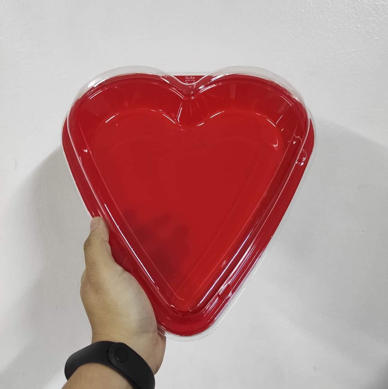 heart-plastic-with-clear-lid
