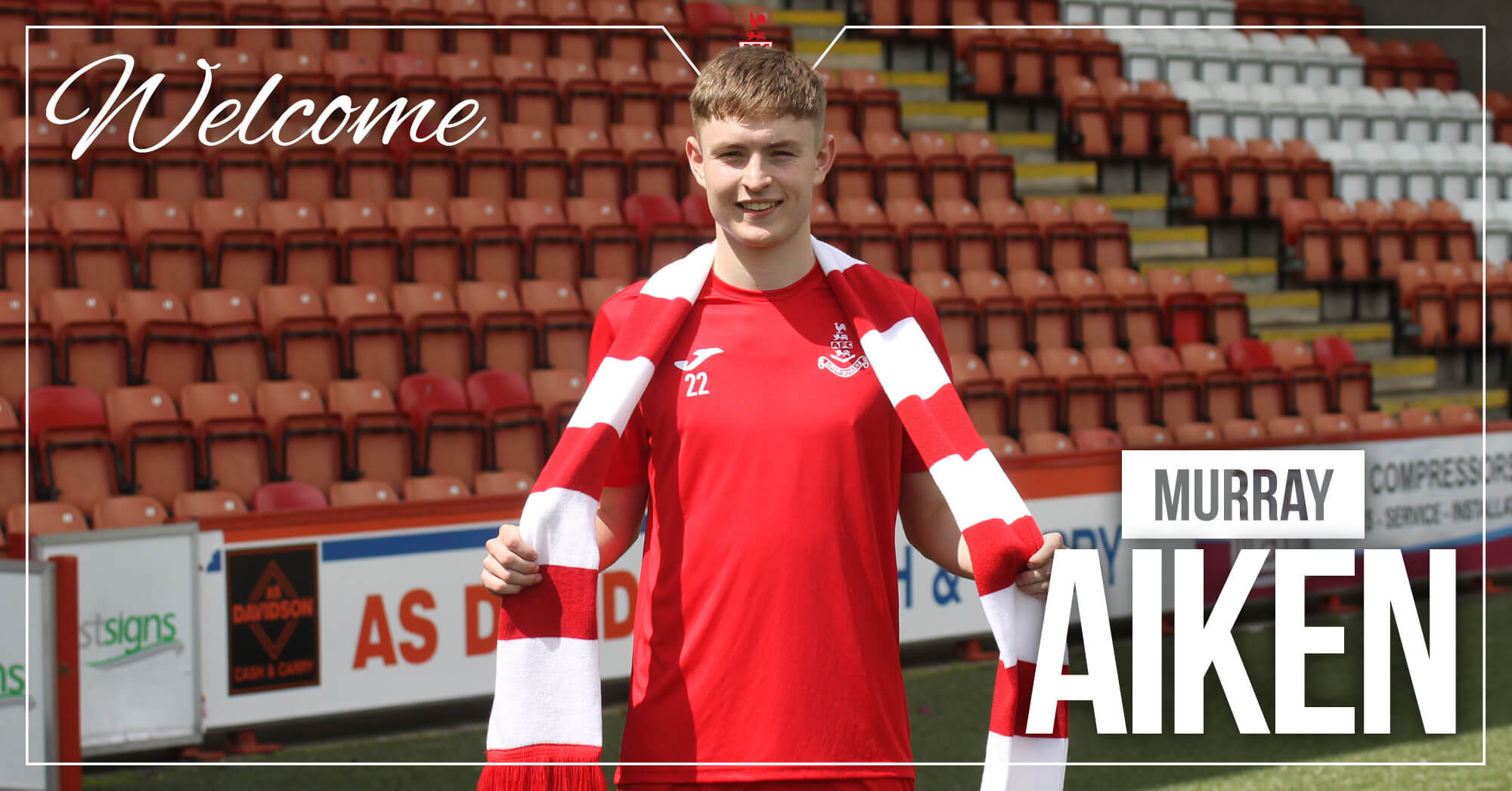 Midfielder Murray makes loan return