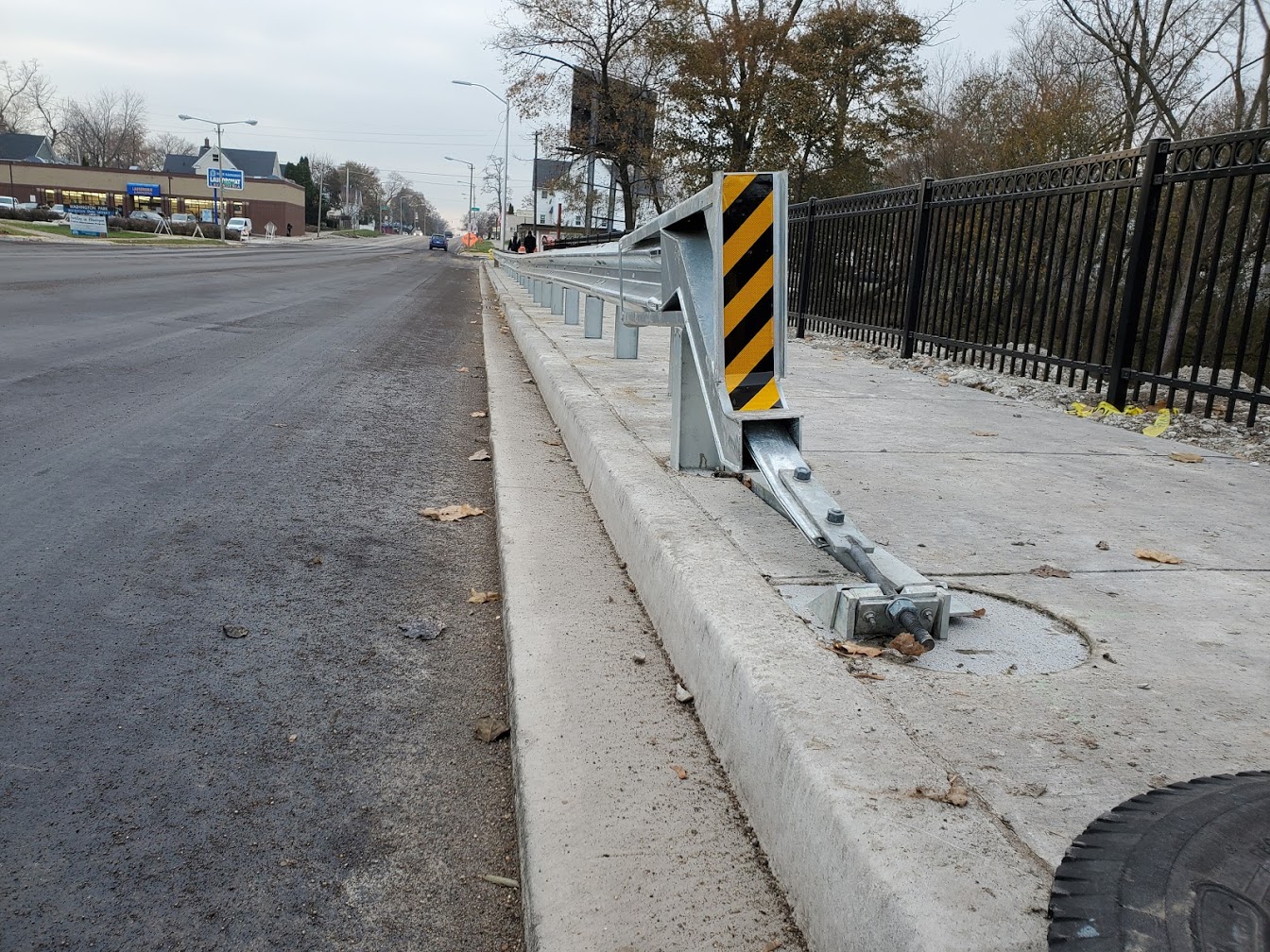 Highway & Guardrail | Midwest Fence Corporation - Chicago
