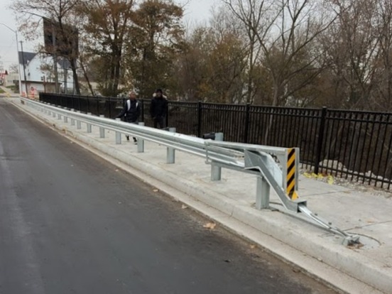 Highway & Guardrail | Midwest Fence Corporation - Chicago