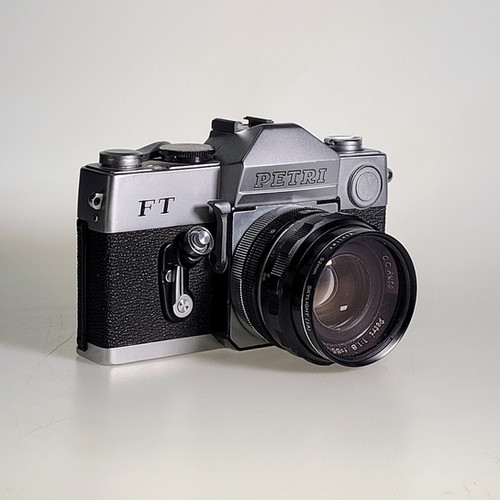Petri FT (1968) | Vintage Cameras