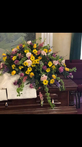 Summer Bell Tribute | pikevillefloral