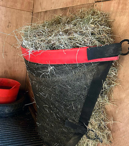 Nose Bagz Small Flat Wall Hay Feeder | Nose Bagz