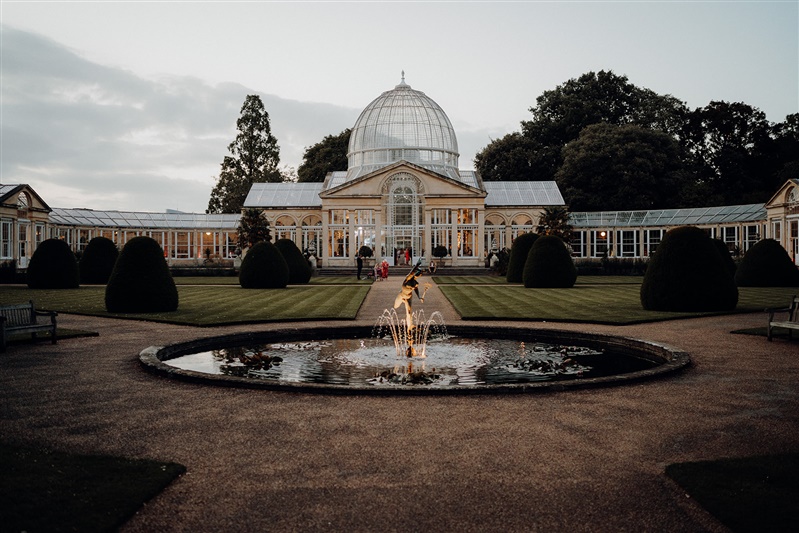 SYON PARK WEDDING FLOWERS -QUINTISSENTIALLY ENGLISH WEDDING AT SYON ...