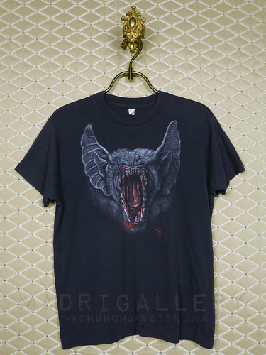 VAMPIRE BAT shirt (goth horror Dracula Elvira werewolf Vampira Buffy ...