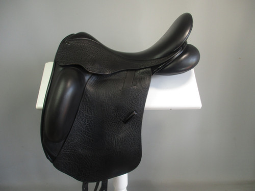 County Epiphany Dressage Saddle 17.5" WXW | Saddle Central