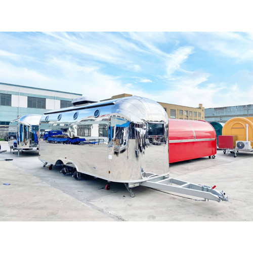 THE STREAMLINER® 36 Ft. Vending Trailer | Arete Food Trailers