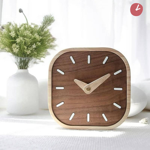 שעון קליק סקוואר שולחני מעץ אגוז איכותי | Click Clack Clocks'