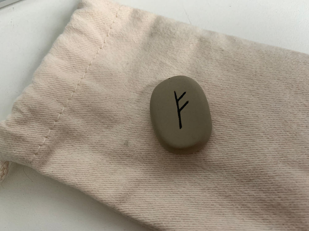 Rune FEOH | FEHU | FE | FAIHU | FA : symboles, signification et utilisation