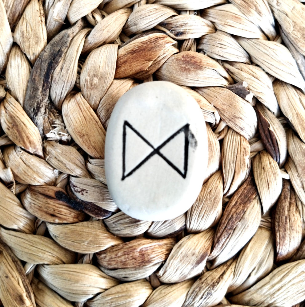 Tirage de la rune DAGAZ, DEAG, DAG, DAEG, DAAZ, DAGR, DAGAR, DAGUR ...