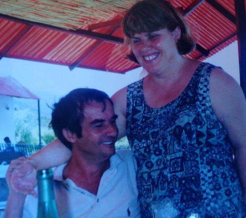 Hapa dollapa, kush eshte prapa