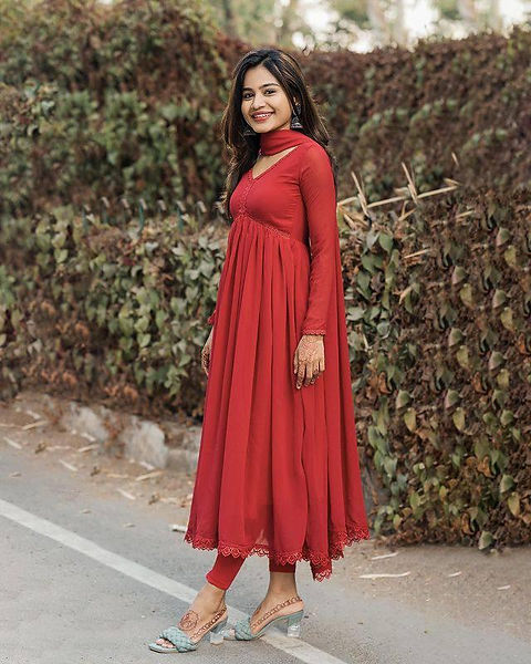 Stylish suit for girls store