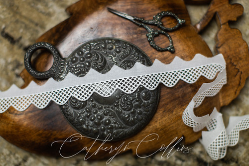 Swiss Embroidery Edging 58377 (3/4 inch wide) | Catheryn Collins