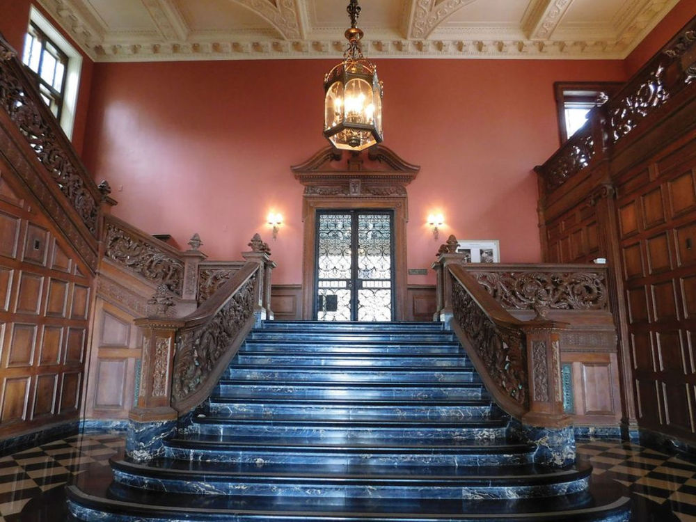 Immersive Theater: “The Manor” Money, Murder, and Mystery Inside the ...