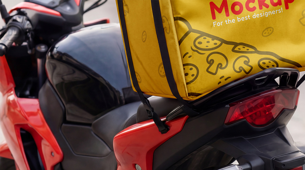 Free PSD mockup of a delivery bag in 4K
