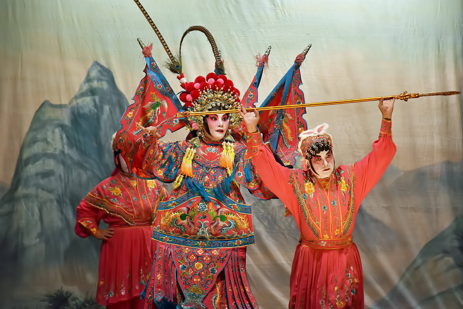 Cantonese opera takes to social media - HKU Department of Sociology