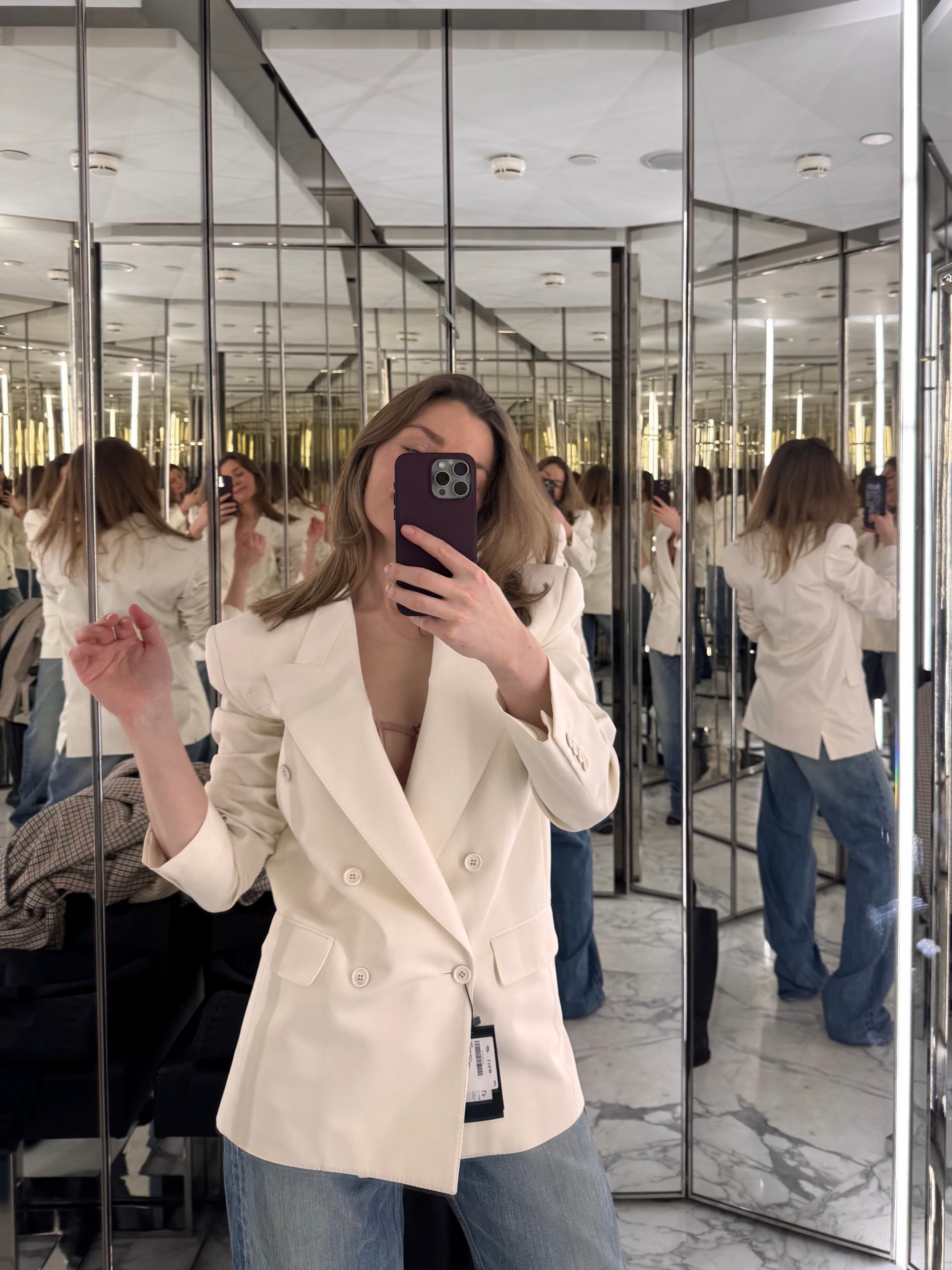 2Jour Stylist | Unretouched try-ons and brand lookbooks | Luxury fashion