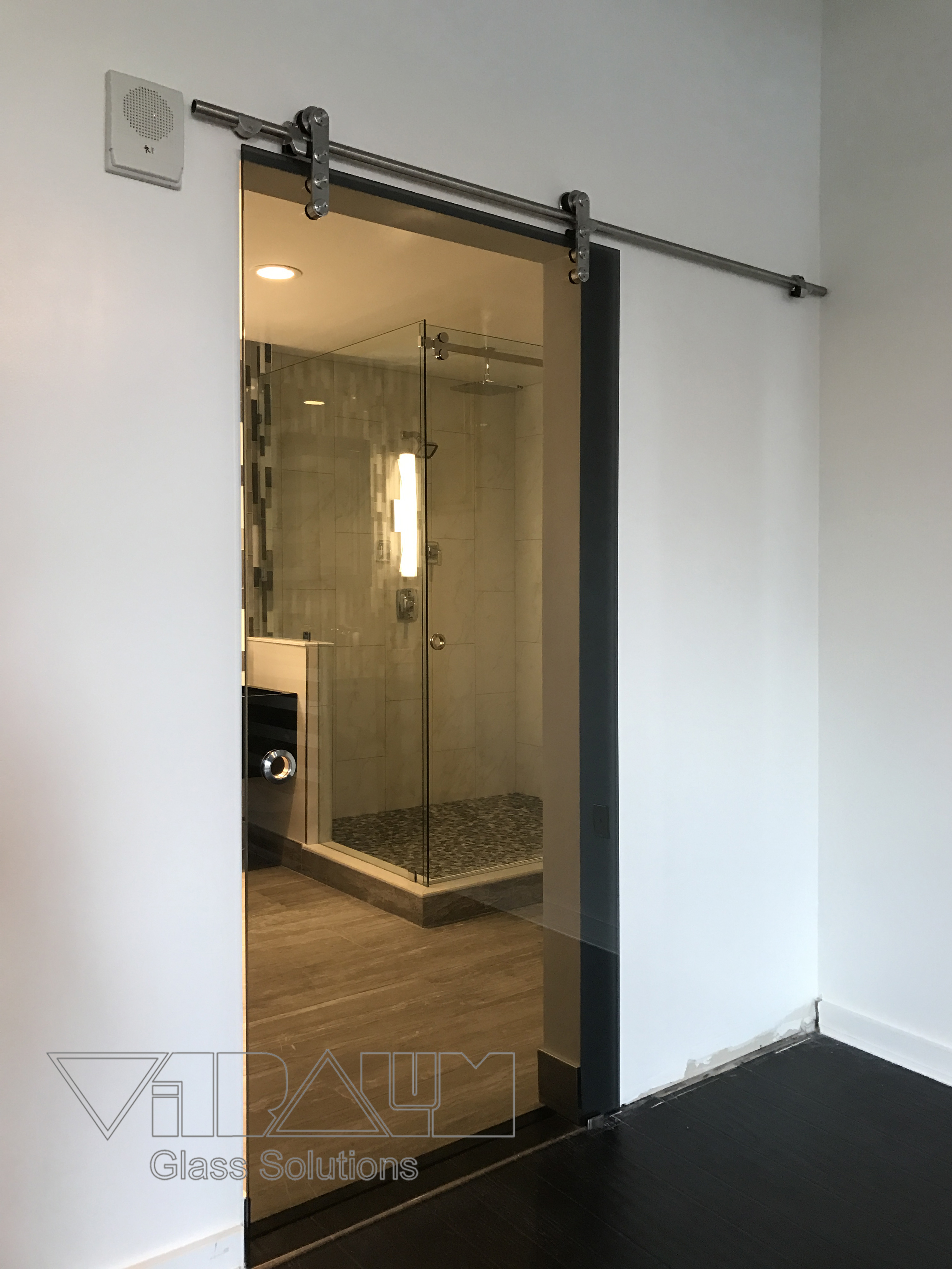 Glass Barn Doors | vitralumgs