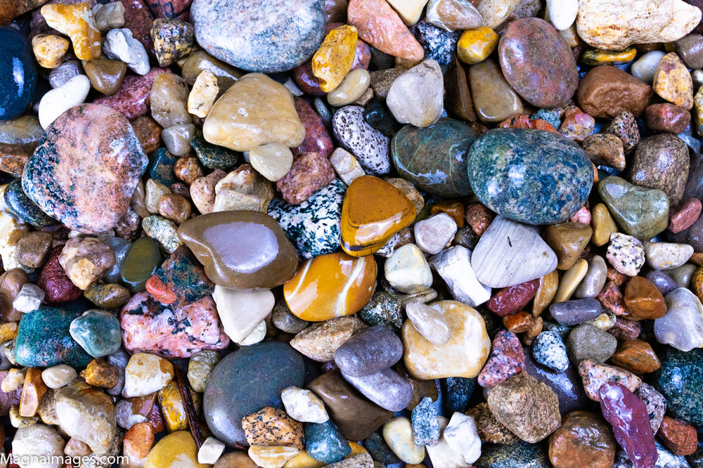 How to photograph river rocks with household items, to create a ...