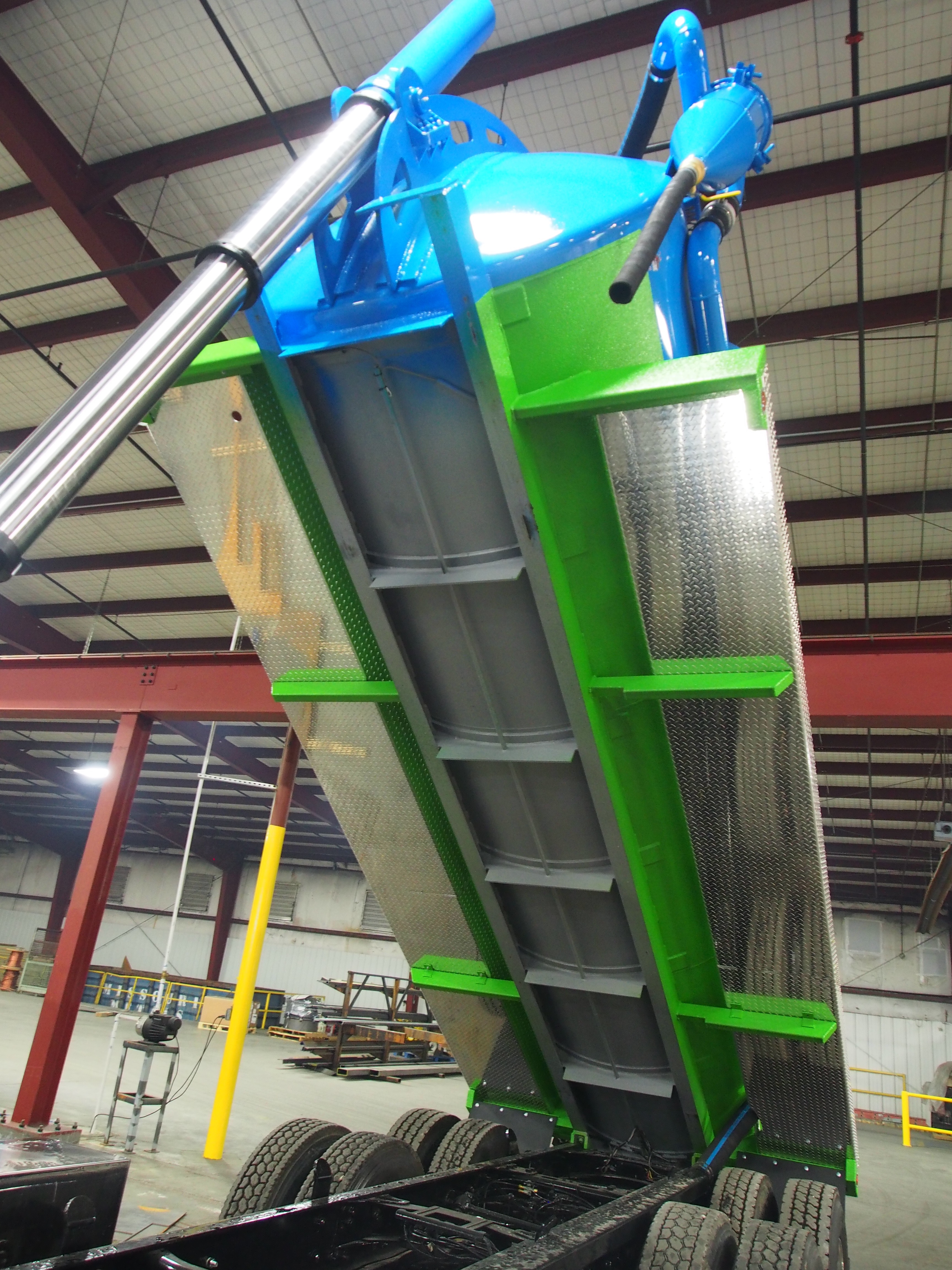 Dumping Tanks | stephensontrucks