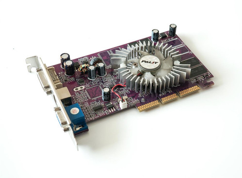 PALIT NVIDIA GeForce FX 5600XT 128MB DDR AGP | classicVGA
