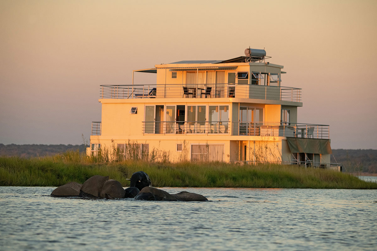 CHOBE HOUSE BOAT | Chobe River