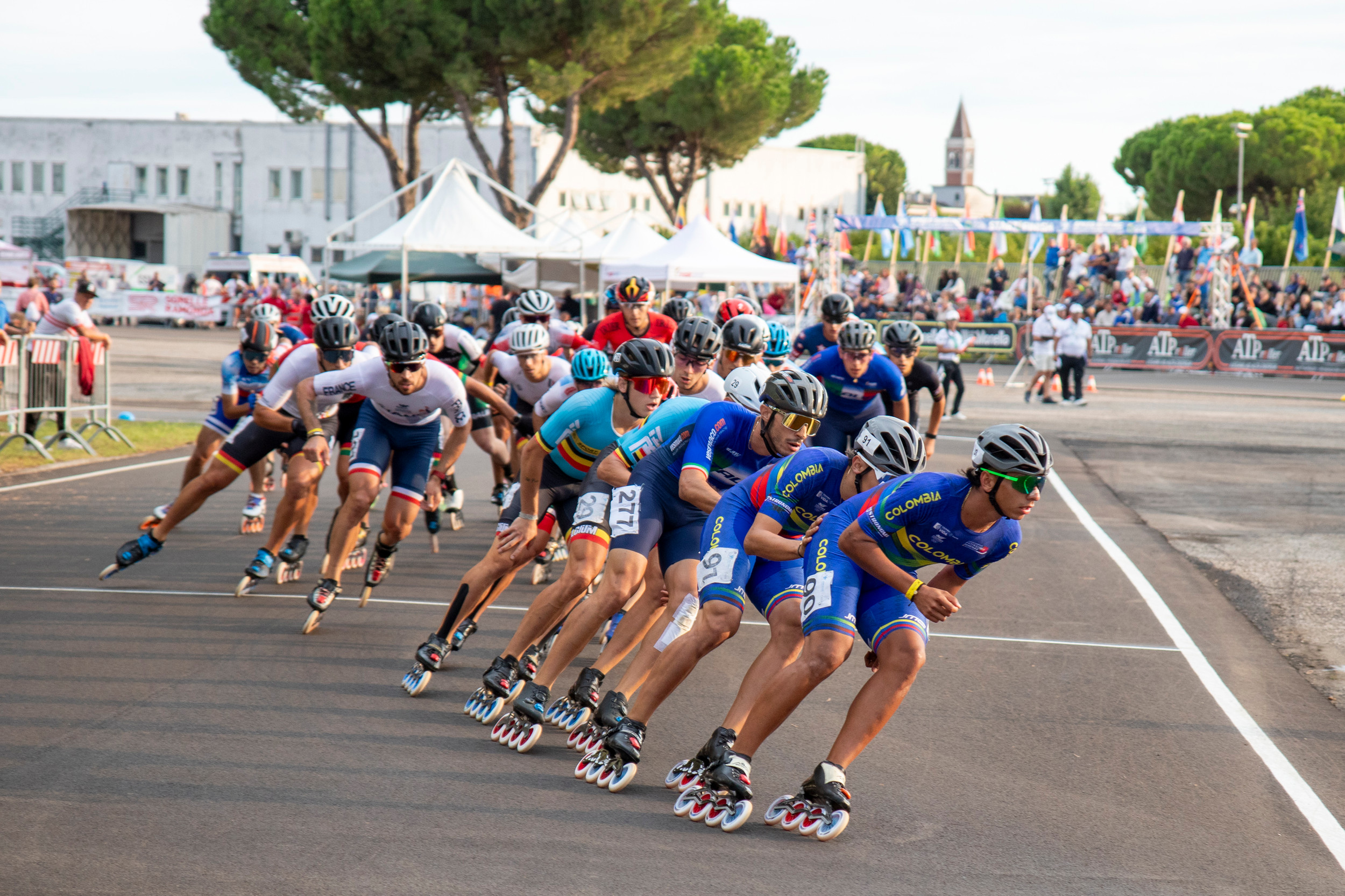 inline speed skaters