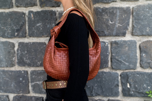 LUCY HOBO BAG IN OAK | 34degrees