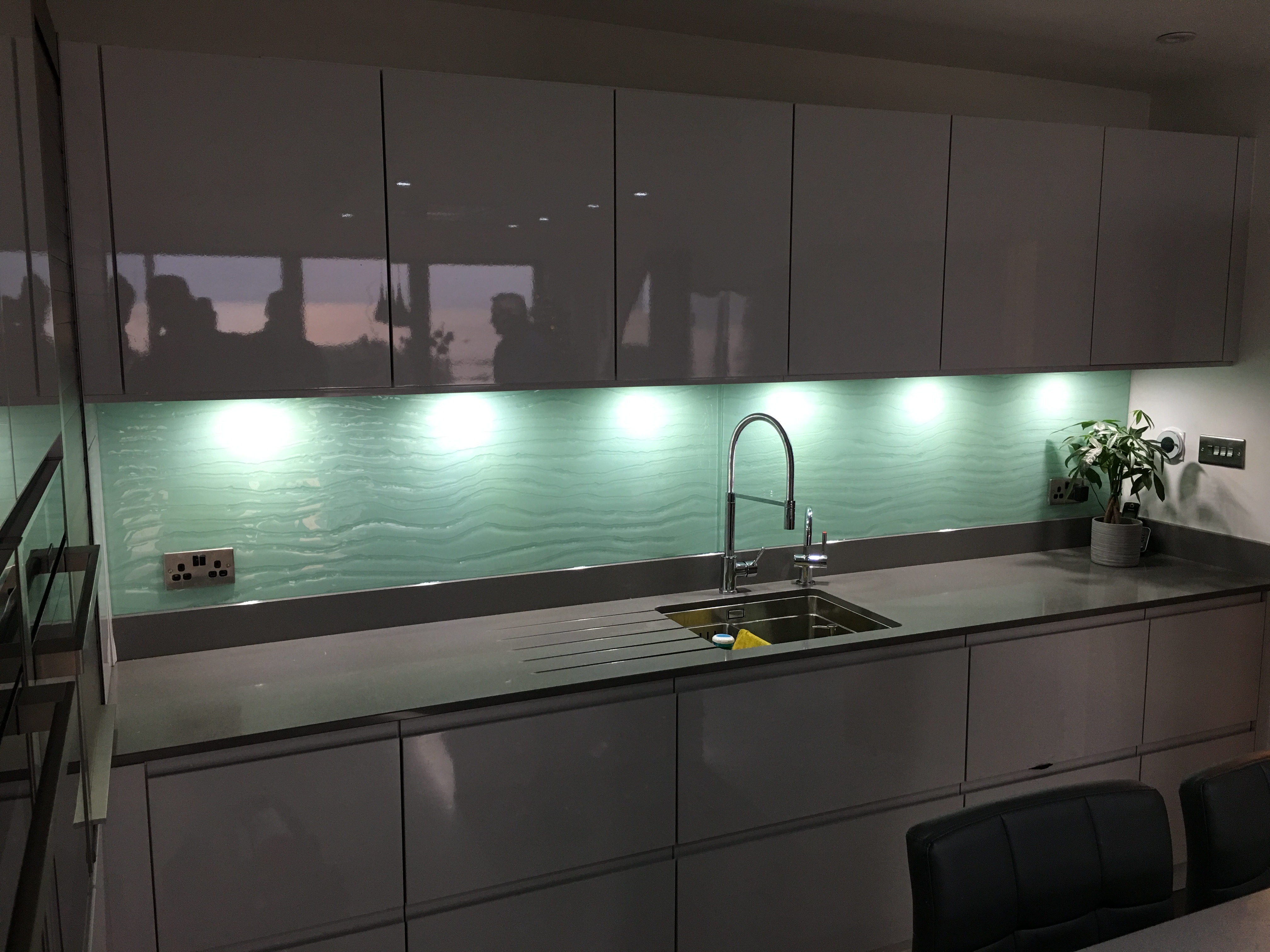 Single-colour textured splashbacks | KAG Glass Splashbacks