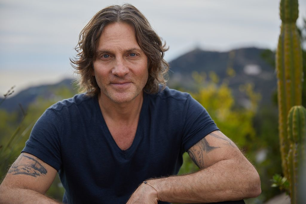 Eric Paskel Returns to Continuum Sporting Club and Spa for Yoga Series