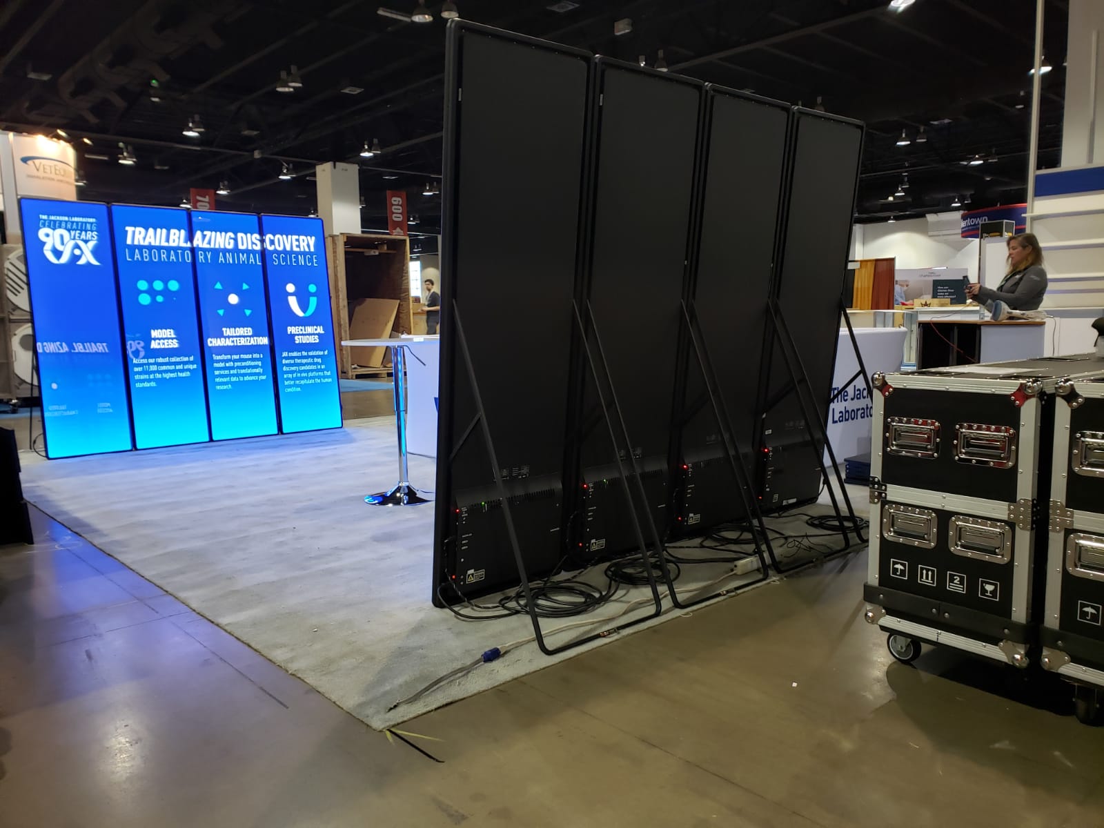 iMira 2 Indoor LED Totem | HUAHAI LED