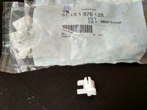BMW E30 protective mouldings clips(22) !!NEW!! GENUINE 51131876128 ...