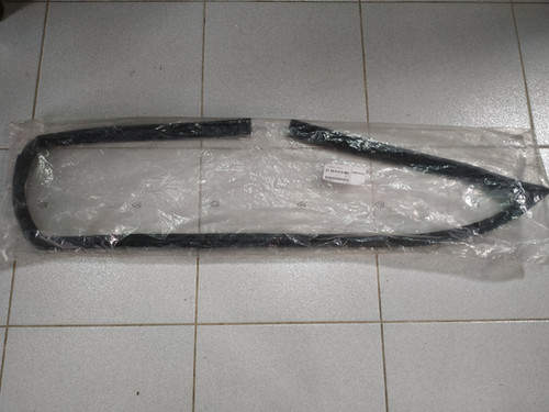 BMW E36 window guide rubber seal right front SEDAN !NEW! GENUINE ...