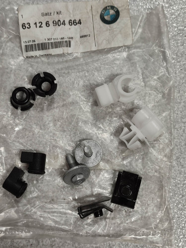 BMW E46 headlight repair kit !NEW! GENUINE 63126904664 | classicbmwparts.gr