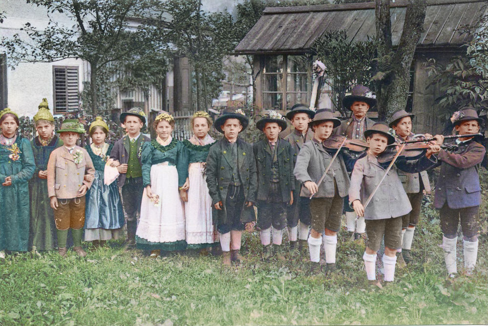 Die Kinderhochzeit und die Kleinkinder-Bewahranstalt.