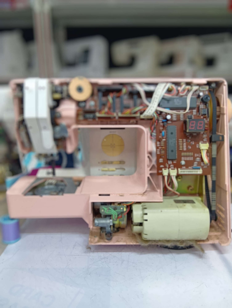 brother Compal−U ZZ3−B830 分解修理依頼！！