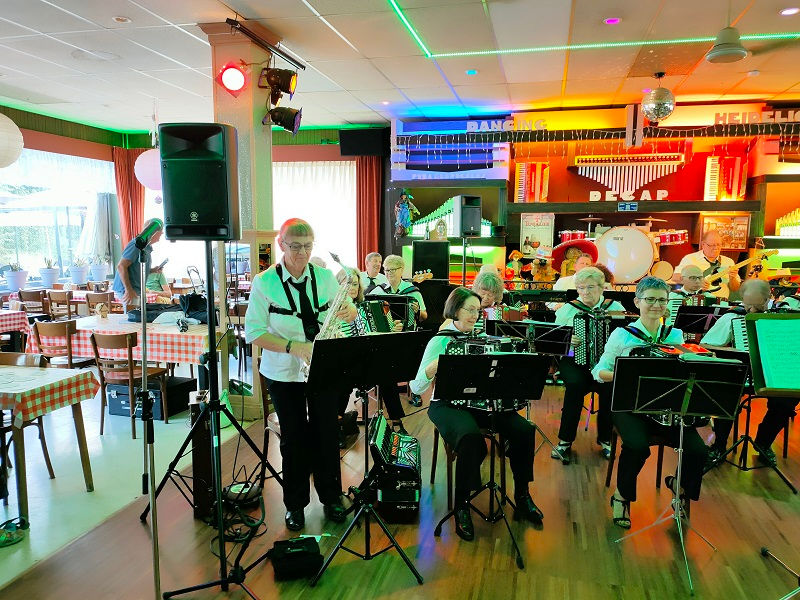 Dancing Heidelicht 03/09/2022 (Video's) | Accordeon Media