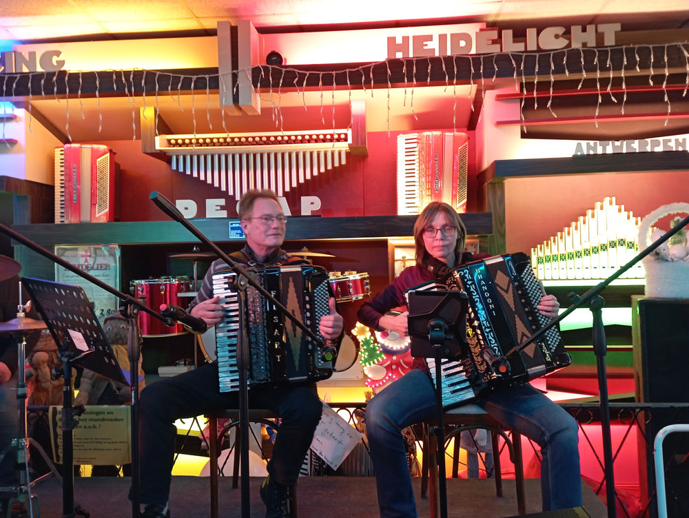 [SOLVED] Dancing Heidelicht 05/02/2022 (Video's) | Accordeon Media