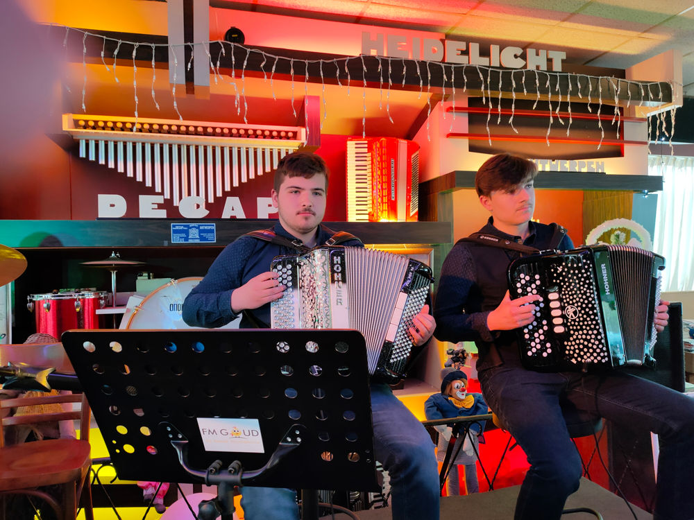 Dancing Heidelicht 2/4/2022 (Video's) | Accordeon Media