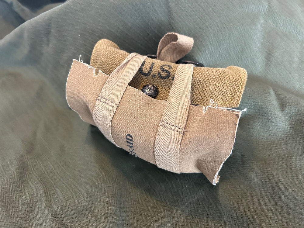 Parachute First Aid kits | 5th Rangers, Easy CO