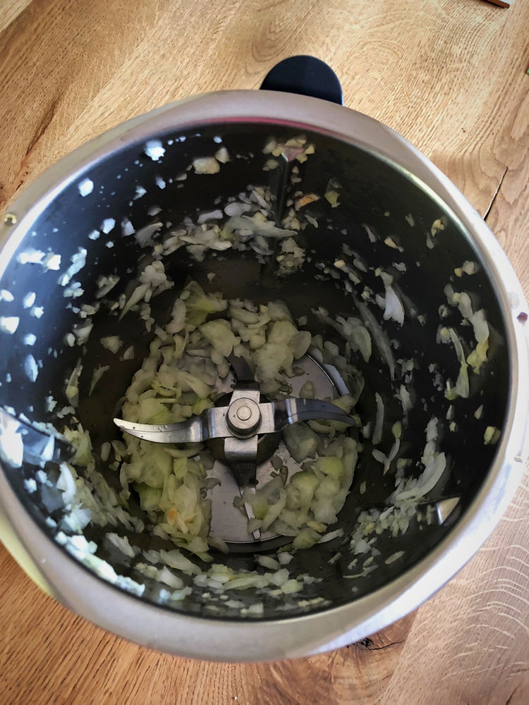 Emincer les oignons avec le Thermomix® - et si on changeait un peu nos ...
