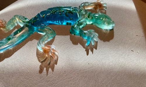 Translucent blue and ocean green resin lizard | Cribbage King